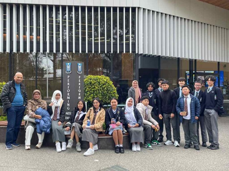 Difference of International School with Regular School